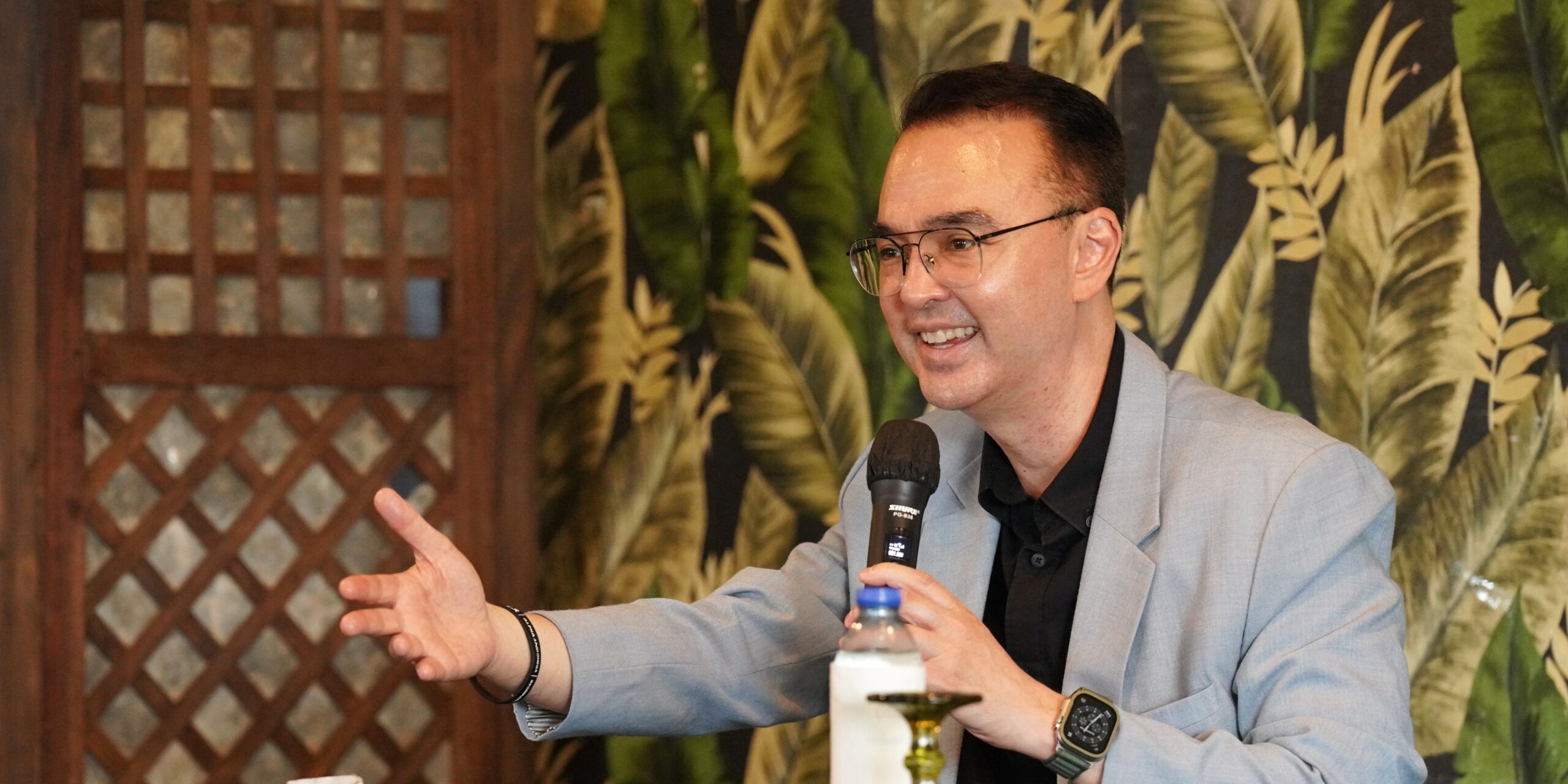 To transform the nation, Sen. Alan says country has to have real change ...